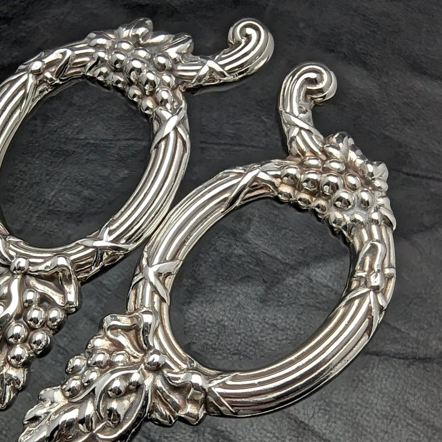1963 British Vintage Sterling Silver Handle Grape Scissors 61g – SILVER-LUG