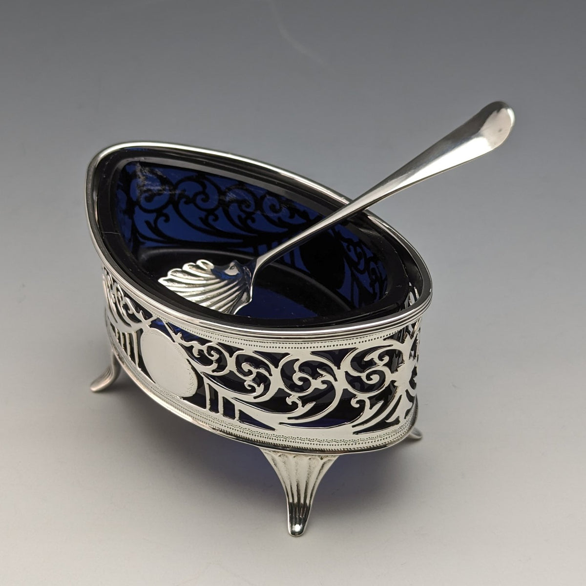 1906 British Antique Pure Silver & Bluegrass Salt Dish & Spoon – SILVER-LUG